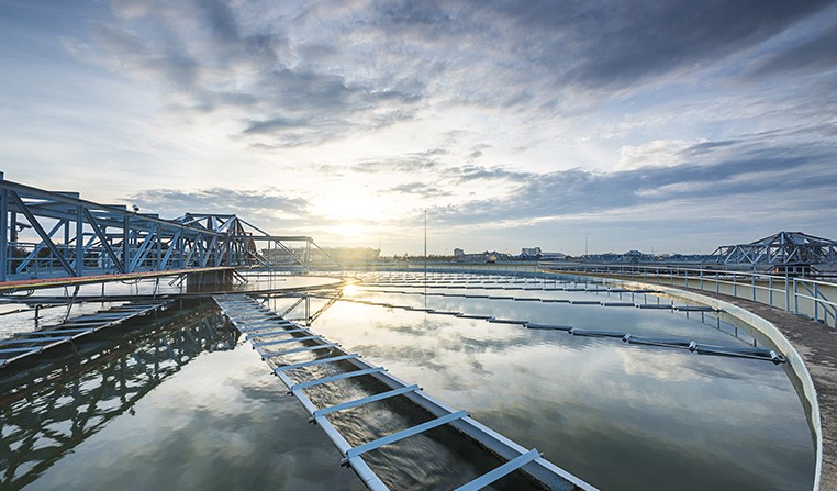 Focus on our EOLIS 3000 transmitters and our MIPLINE data hub